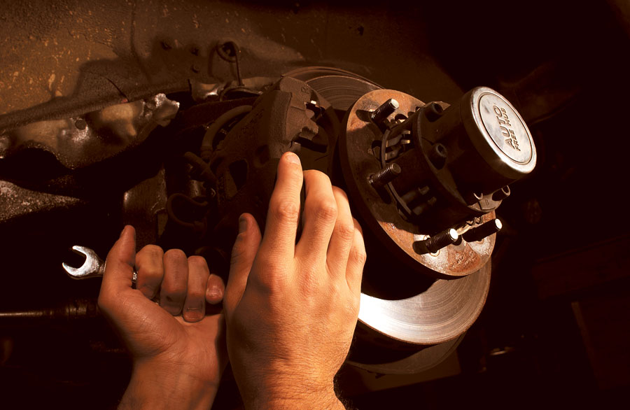 How to Tell if Brake Caliper is Bad: Signs & Symptoms to Look For