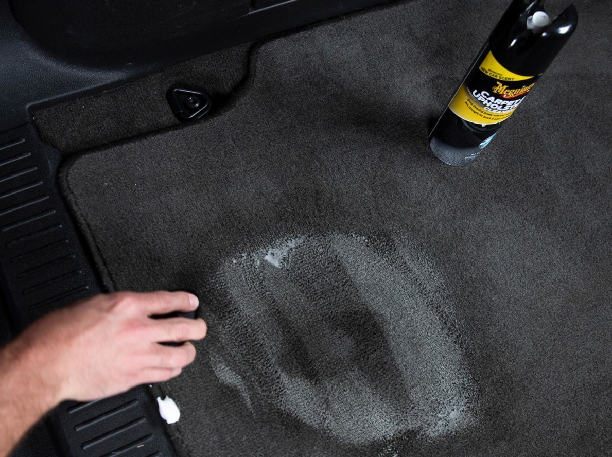 Best Car Floor Mat Cleaner: Buying Guide