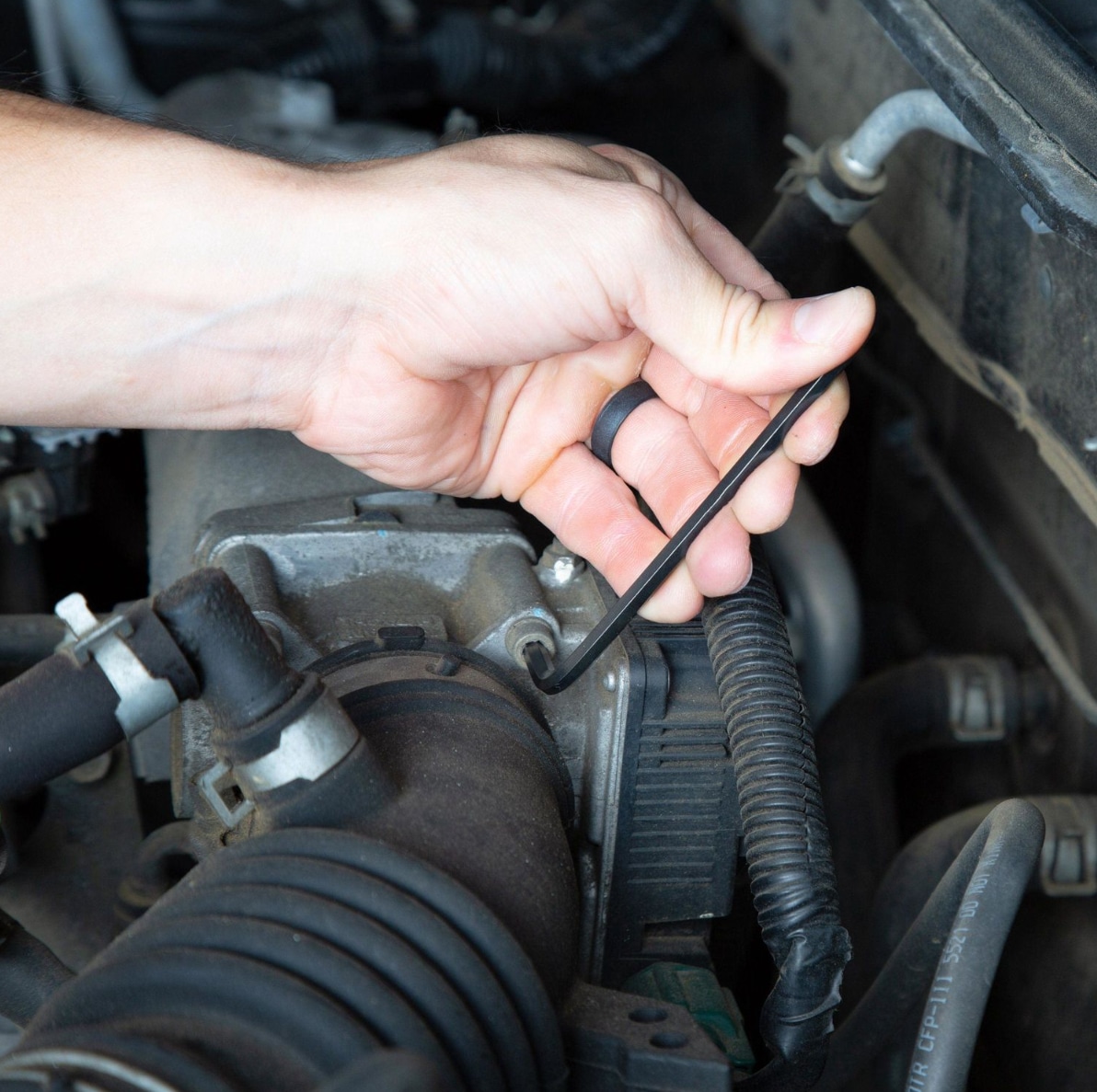 Hex Key vs. Allen Wrench: What’s the Difference? - AutoZone