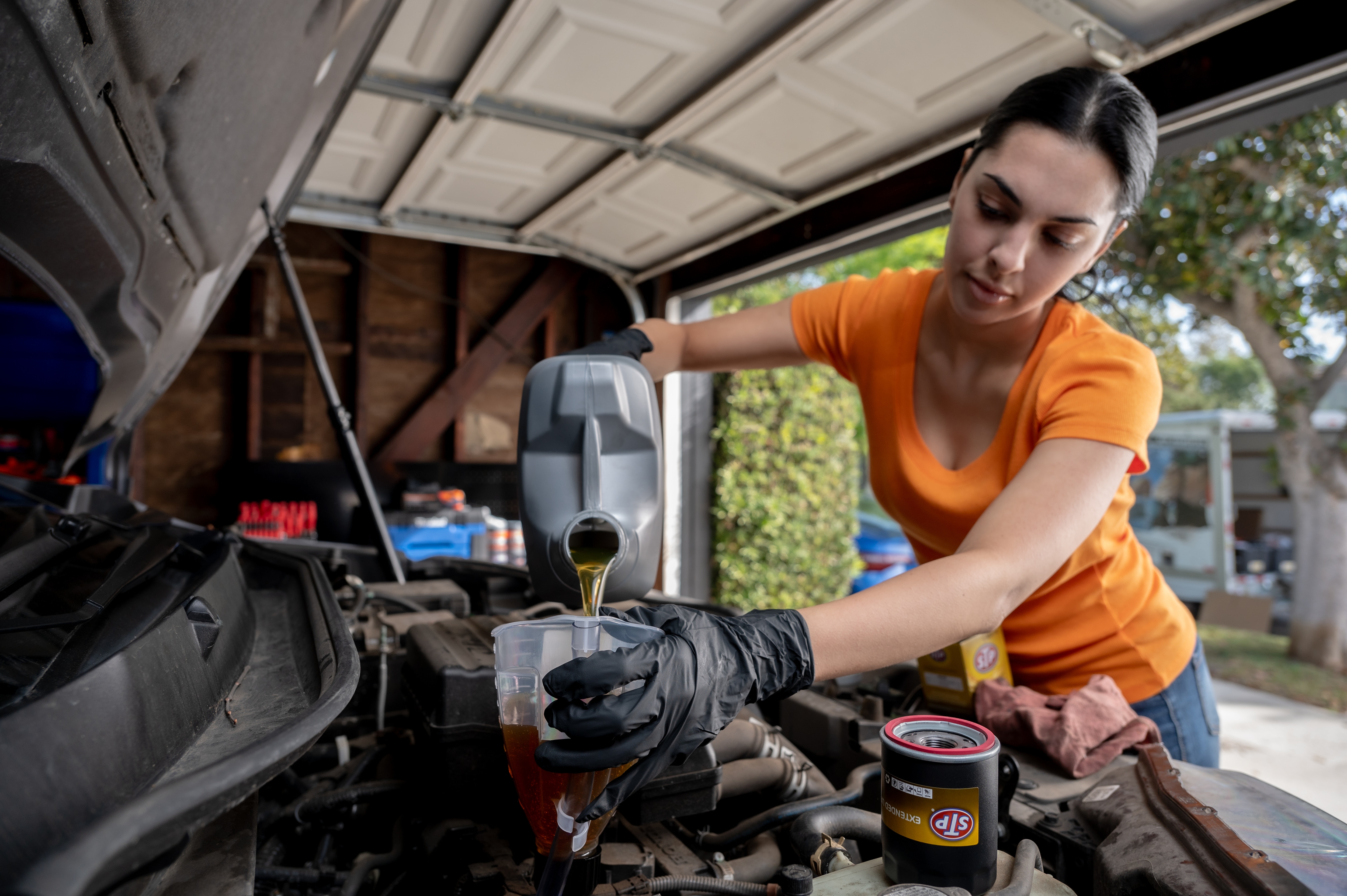 Can You Mix Synthetic Motor Oil with Regular Oil?