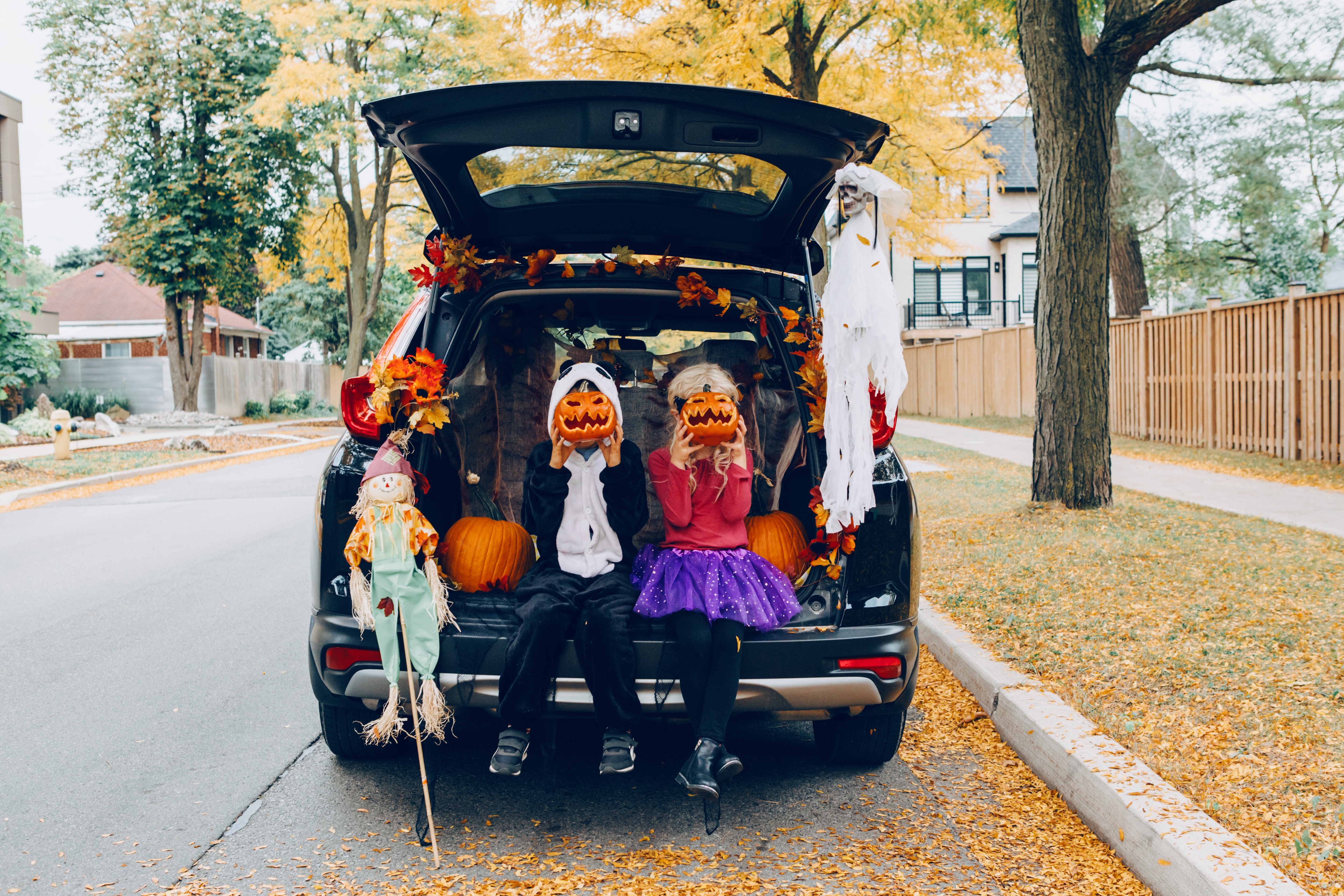 How to Decorate Your Car for Trunk or Treat