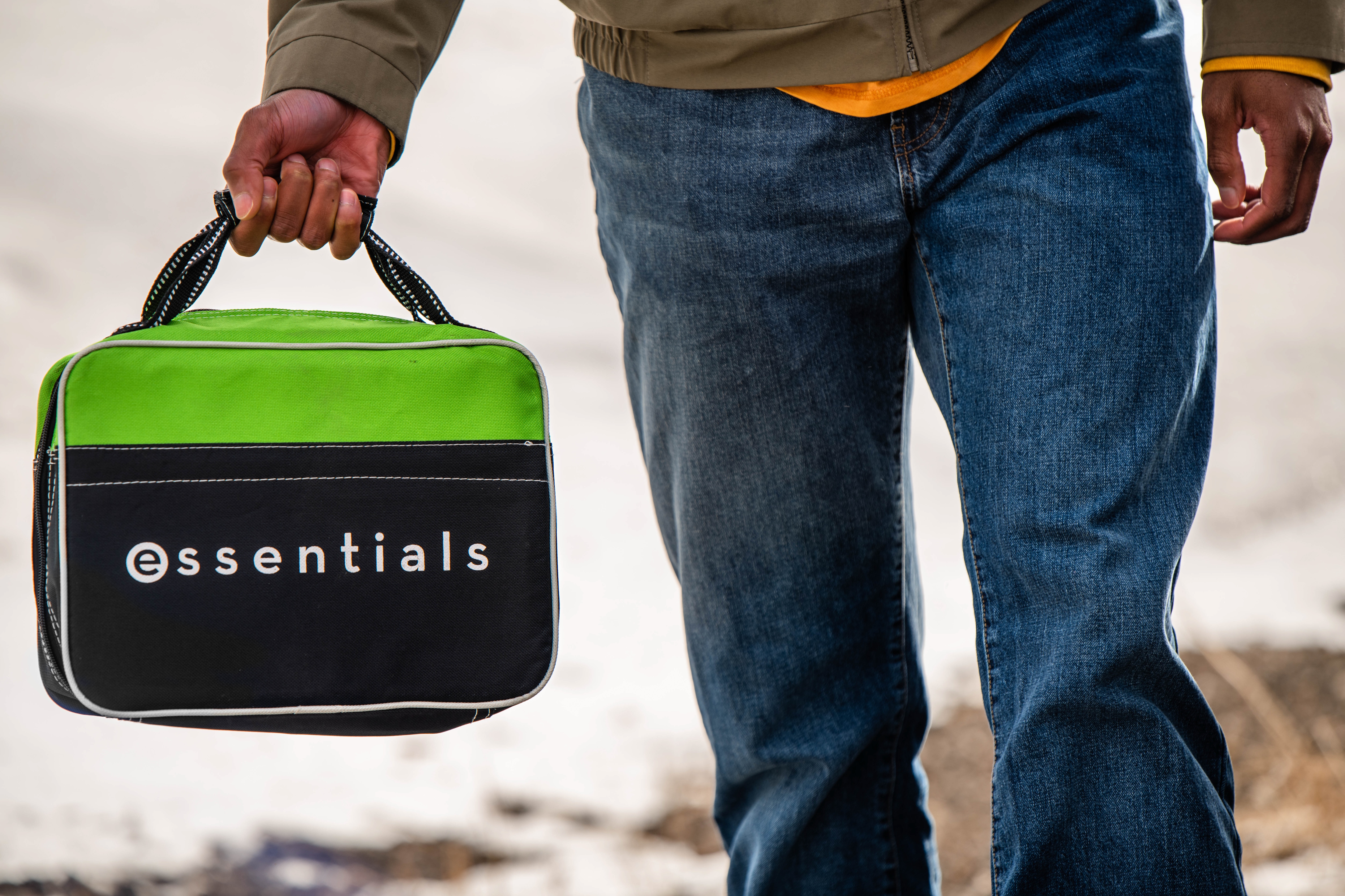 How to Prepare an Emergency Kit for Winter Driving